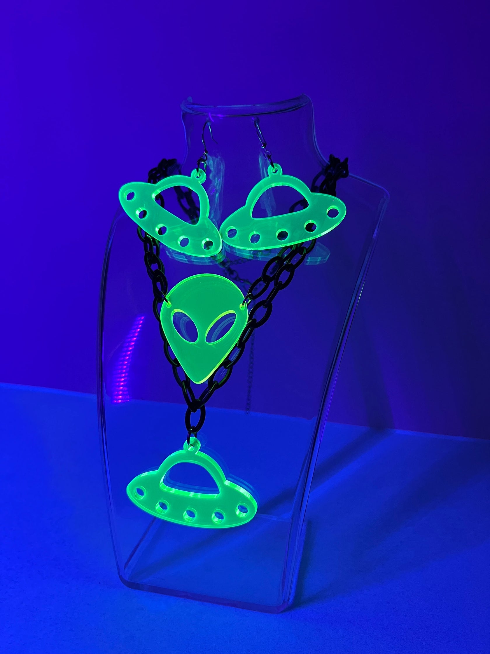 Alien Choker – nomadkandi